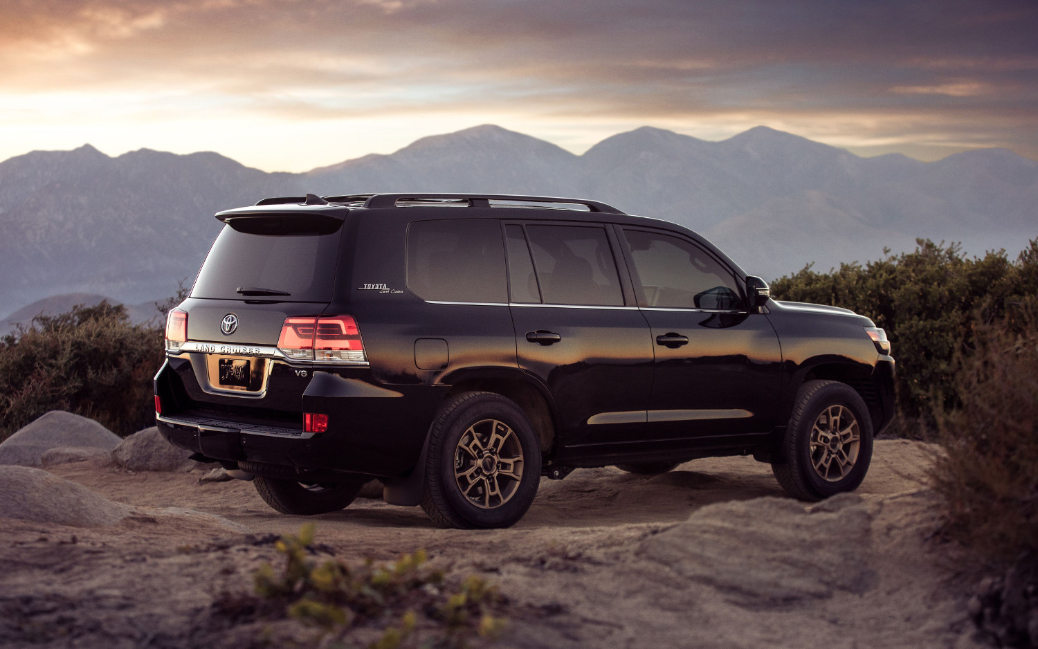 Toyota Land Cruiser Heritage 2020 Suv Drive